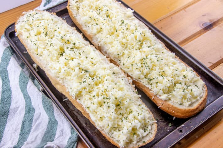 Garlic Cheese Bread - The Country Cook