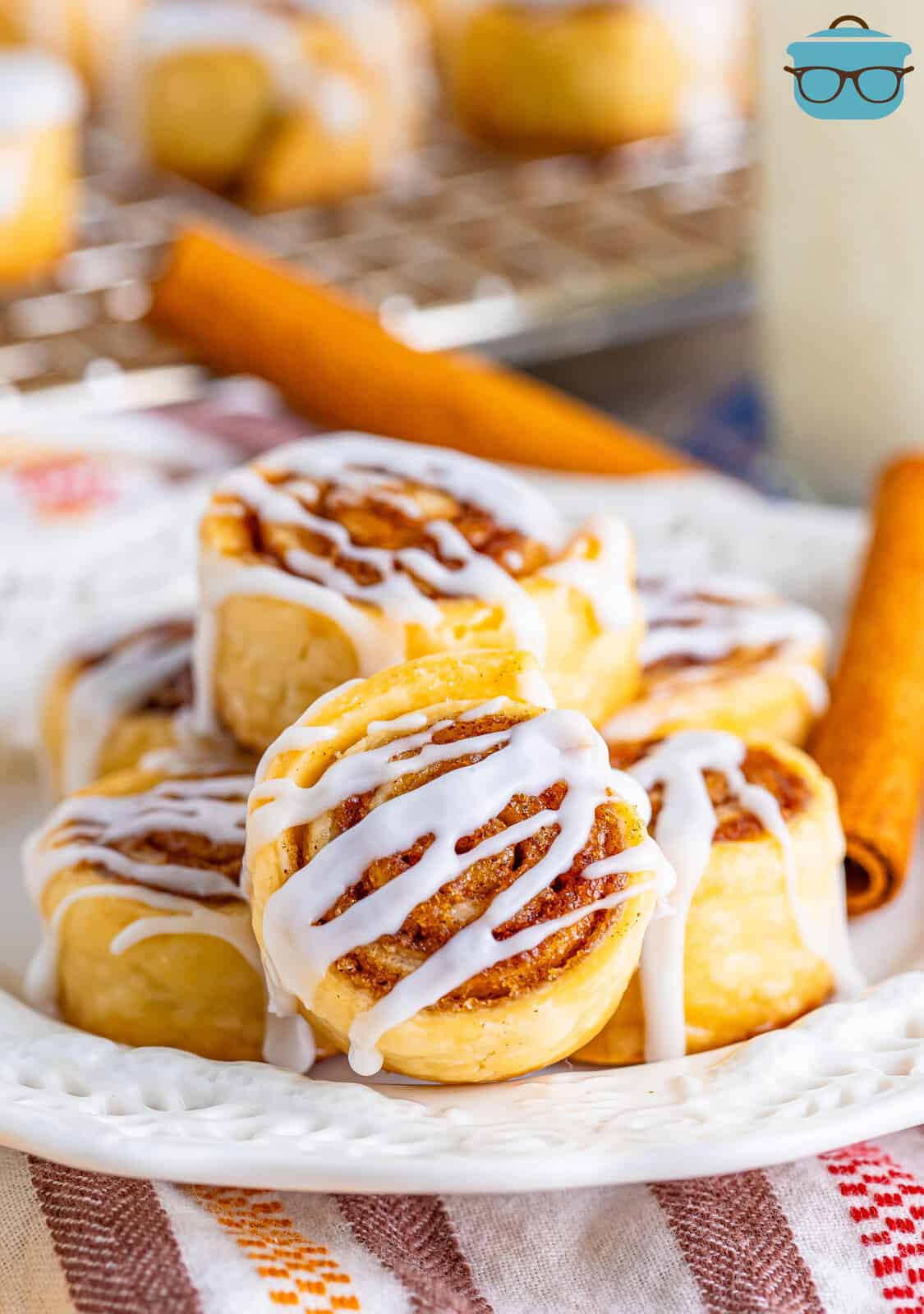 Pie Crust Cinnamon Rolls - The Country Cook