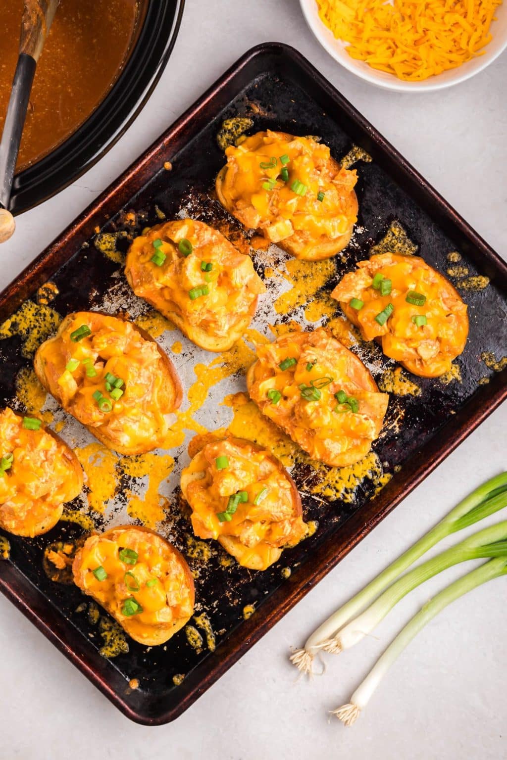 Buffalo Chicken Garlic Texas Toast - The Country Cook