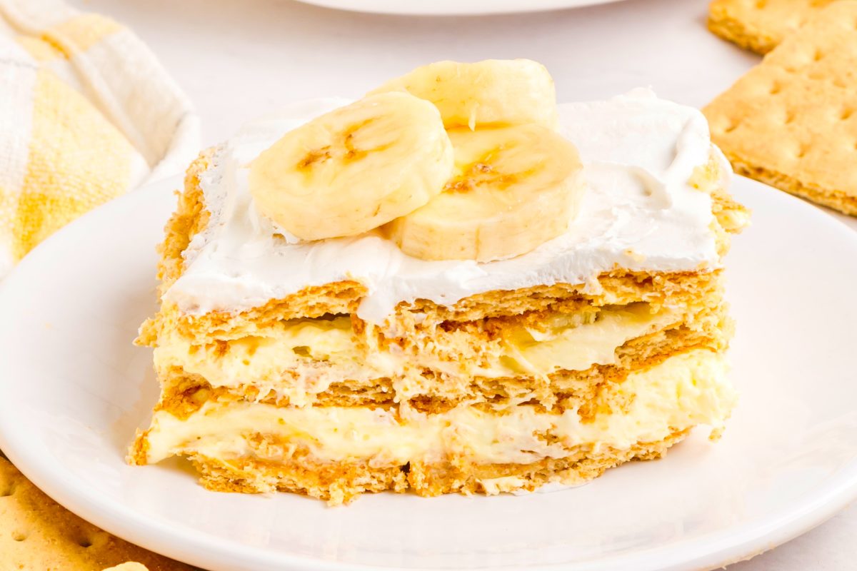 Banana Pudding Eclair Cake - The Country Cook